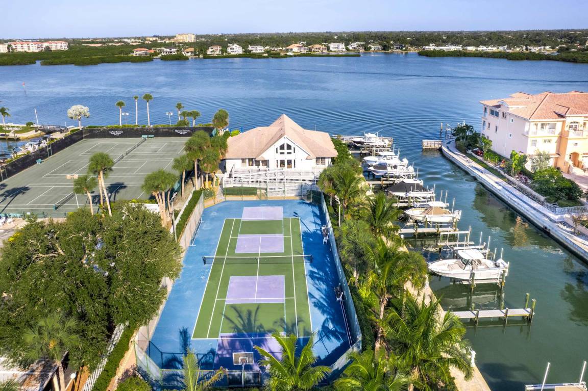 Apartment ∙ 2 Bedrooms ∙ 6 Guests - Siesta Key, FL