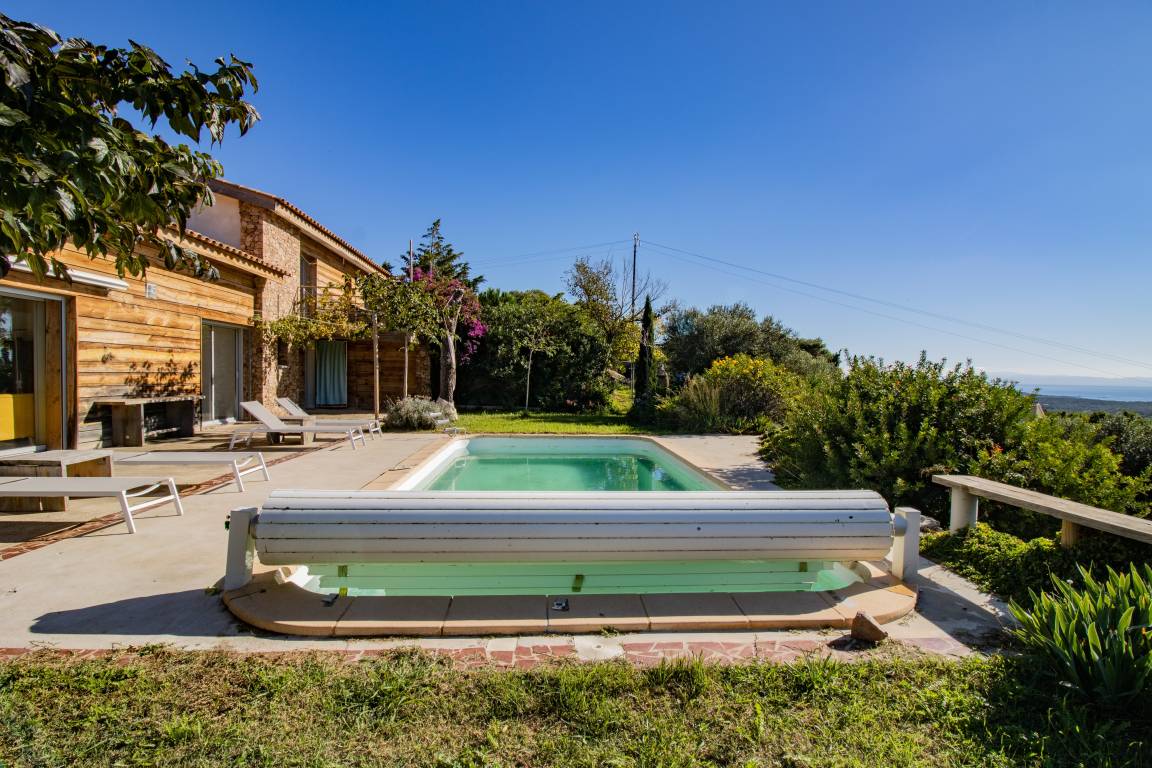 140 M² Maison De Vacances ∙ 4 Chambres ∙ 8 Personnes - Sartène