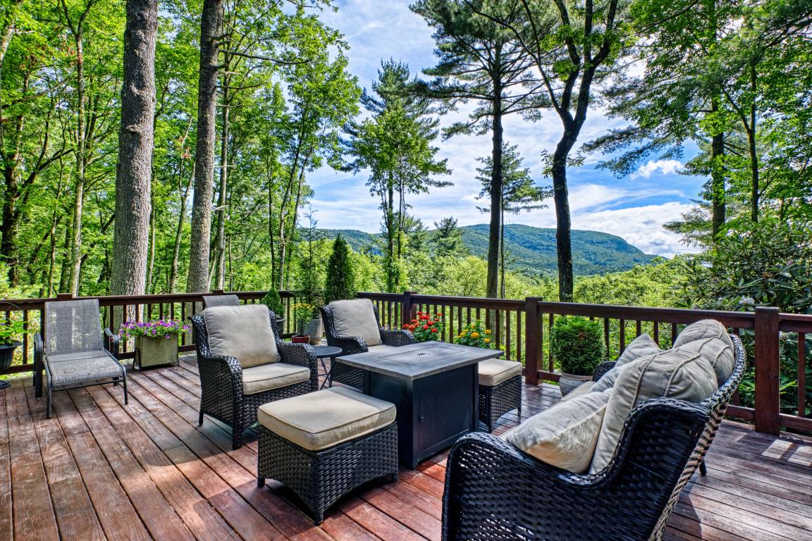 House ∙ 3 Bedrooms ∙ 6 Guests - Lake Jocassee