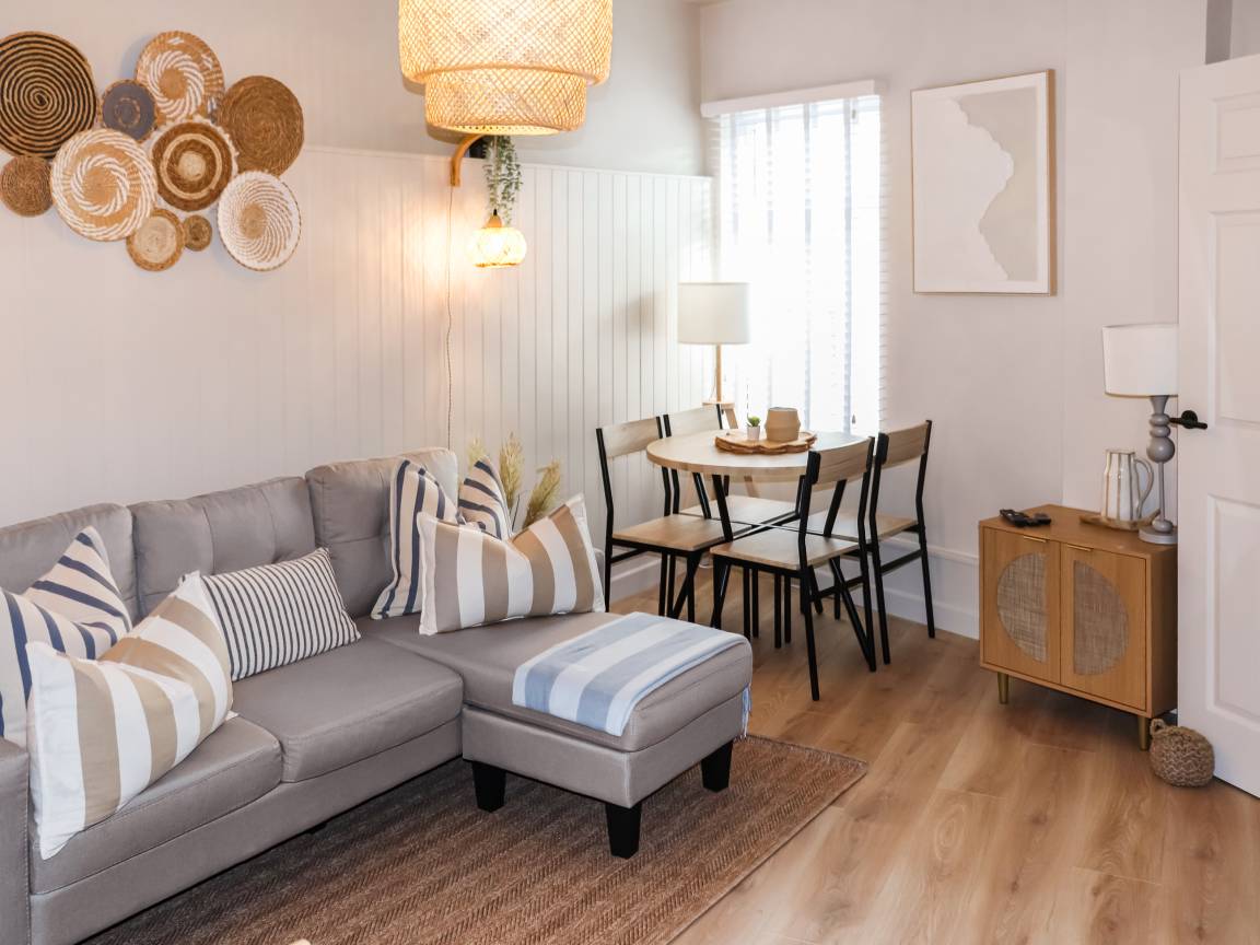 Apartment ∙ 2 Bedrooms ∙ 4 Guests - Llanelli