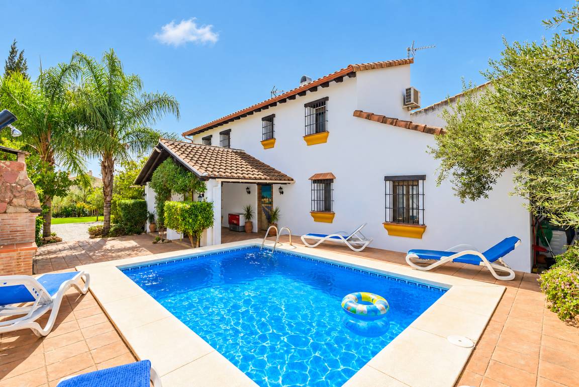 120 M² Casa Rural ∙ 4 Habitaciones ∙ 10 Huéspedes - Alhaurín el Grande