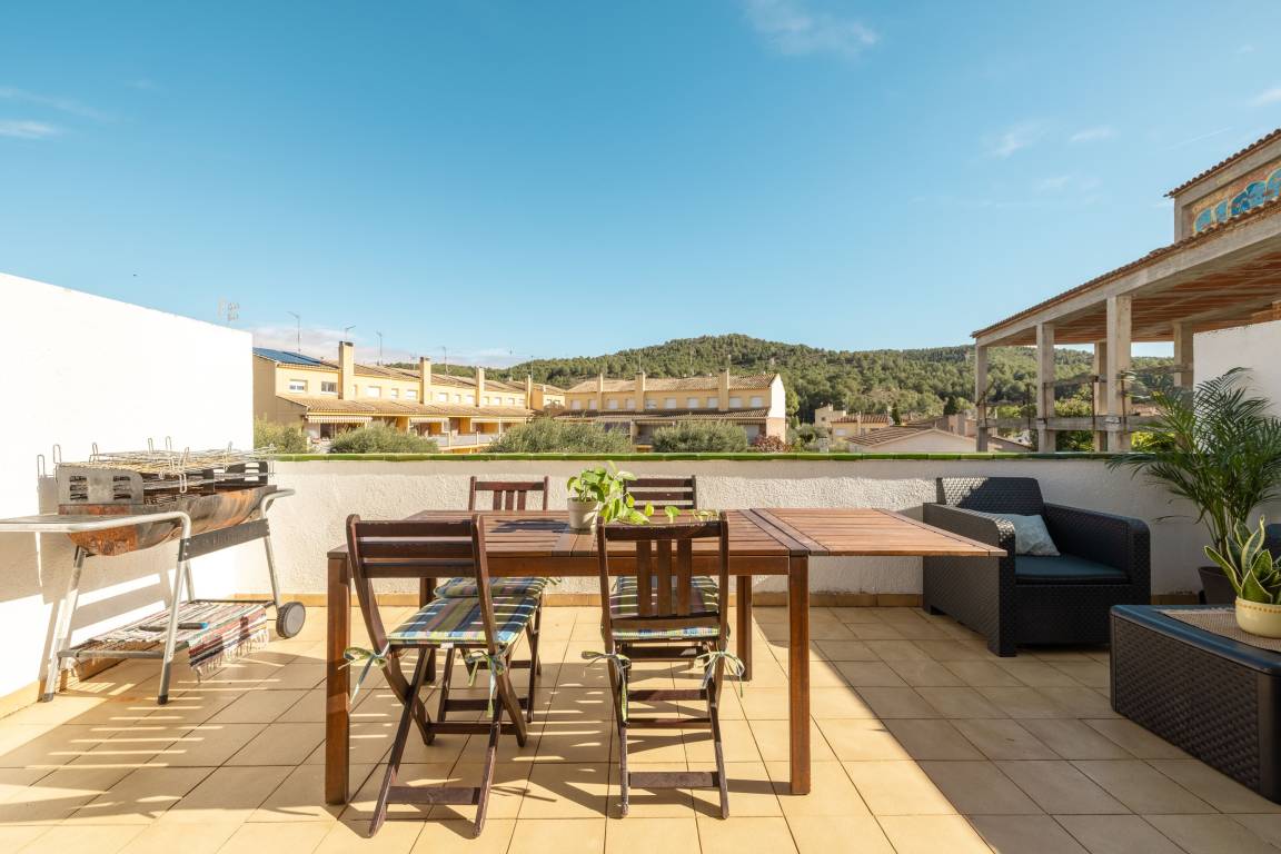 200 M² House ∙ 5 Bedrooms ∙ 19 Guests - Catalonia