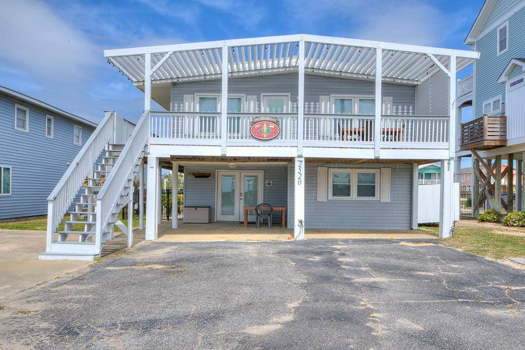 House ∙ 4 Bedrooms ∙ 12 Guests - Oak Island, NC
