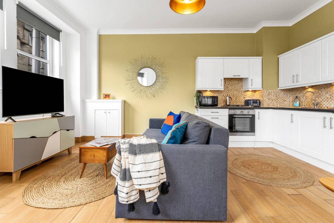65 M² Huoneisto ∙ 2 Makuuhuonetta ∙ 5 Vierasta - Edinburgh