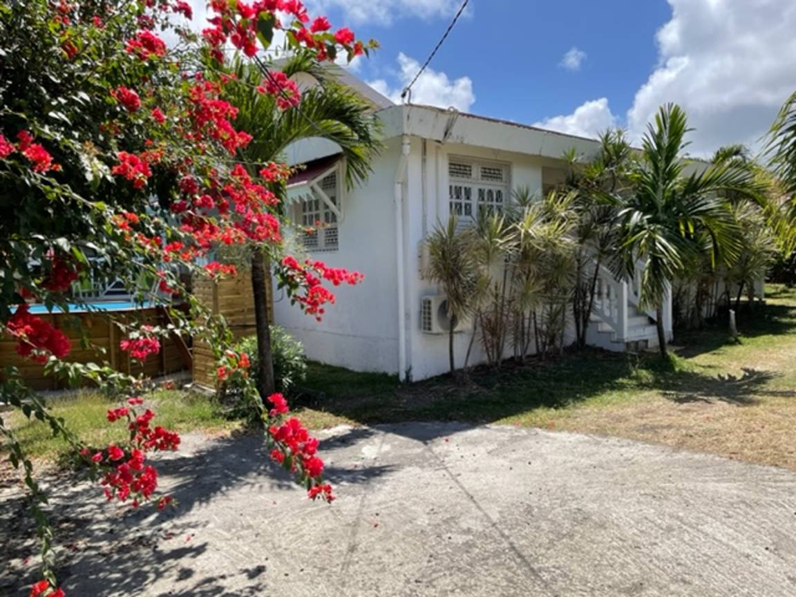 150 M² Villa ∙ 4 Bedrooms ∙ 8 Guests - Martinique
