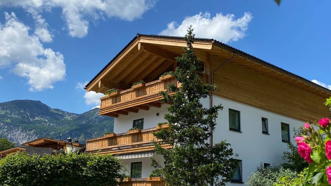 89 M² Ferienwohnung ∙ 1 Schlafzimmer ∙ 4 Gäste - Bischofswiesen
