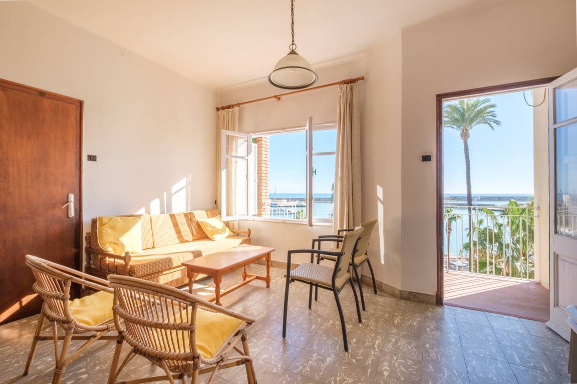 90 M² Apartamento ∙ 4 Habitaciones ∙ 8 Huéspedes - Vinaròs