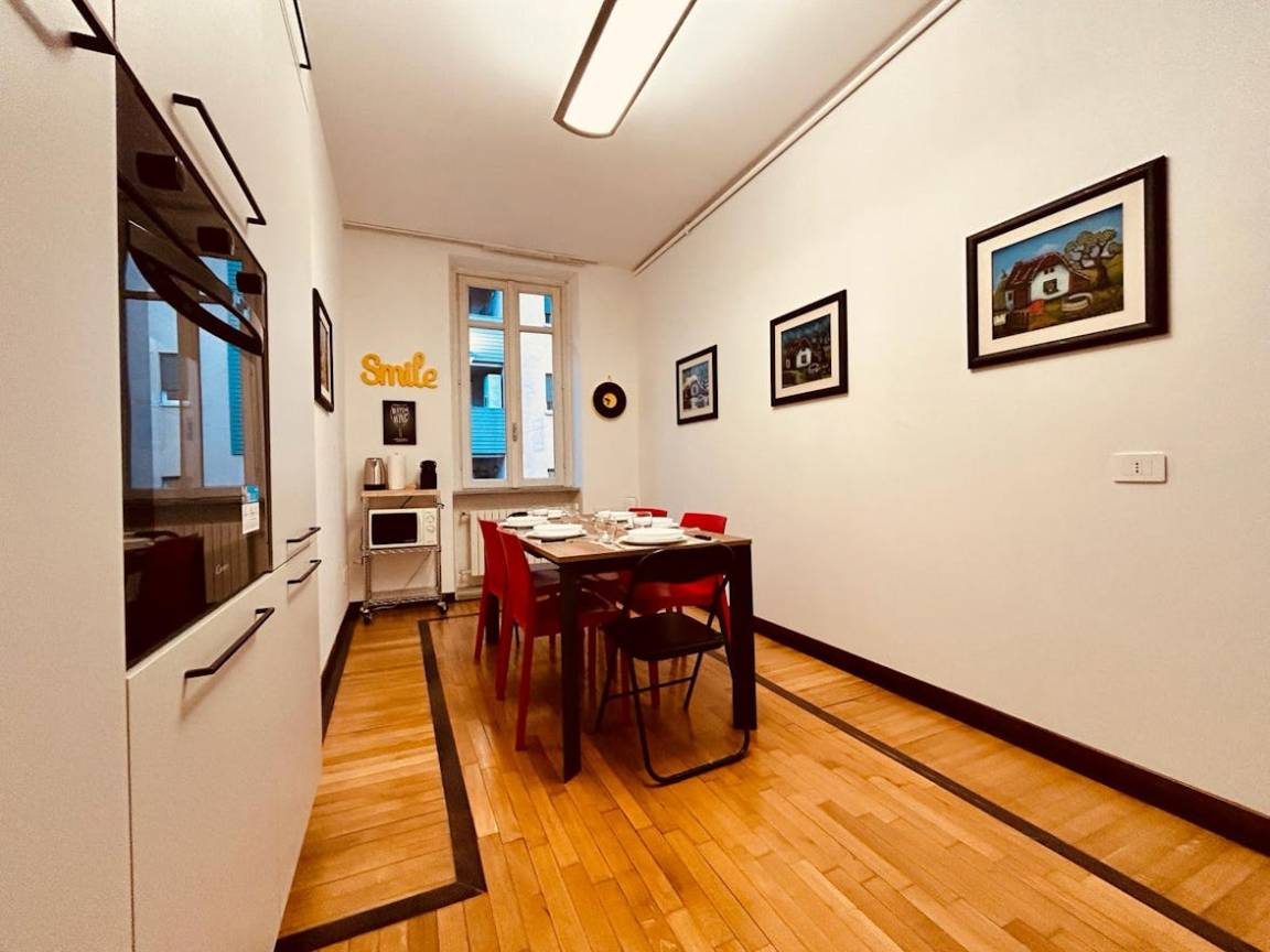 80 M² Apartamento ∙ 2 Quartos ∙ 6 Hóspedes - Varese