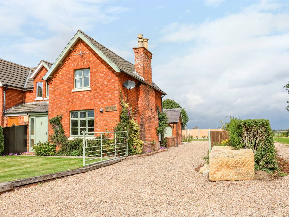 Cottage ∙ 2 Bedrooms ∙ 4 Guests - Horncastle
