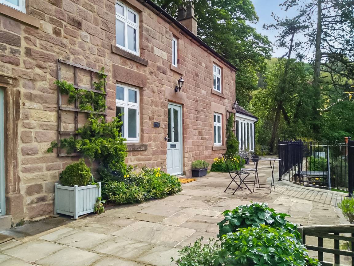 Cottage ∙ 4 Bedrooms ∙ 8 Guests - Wirksworth