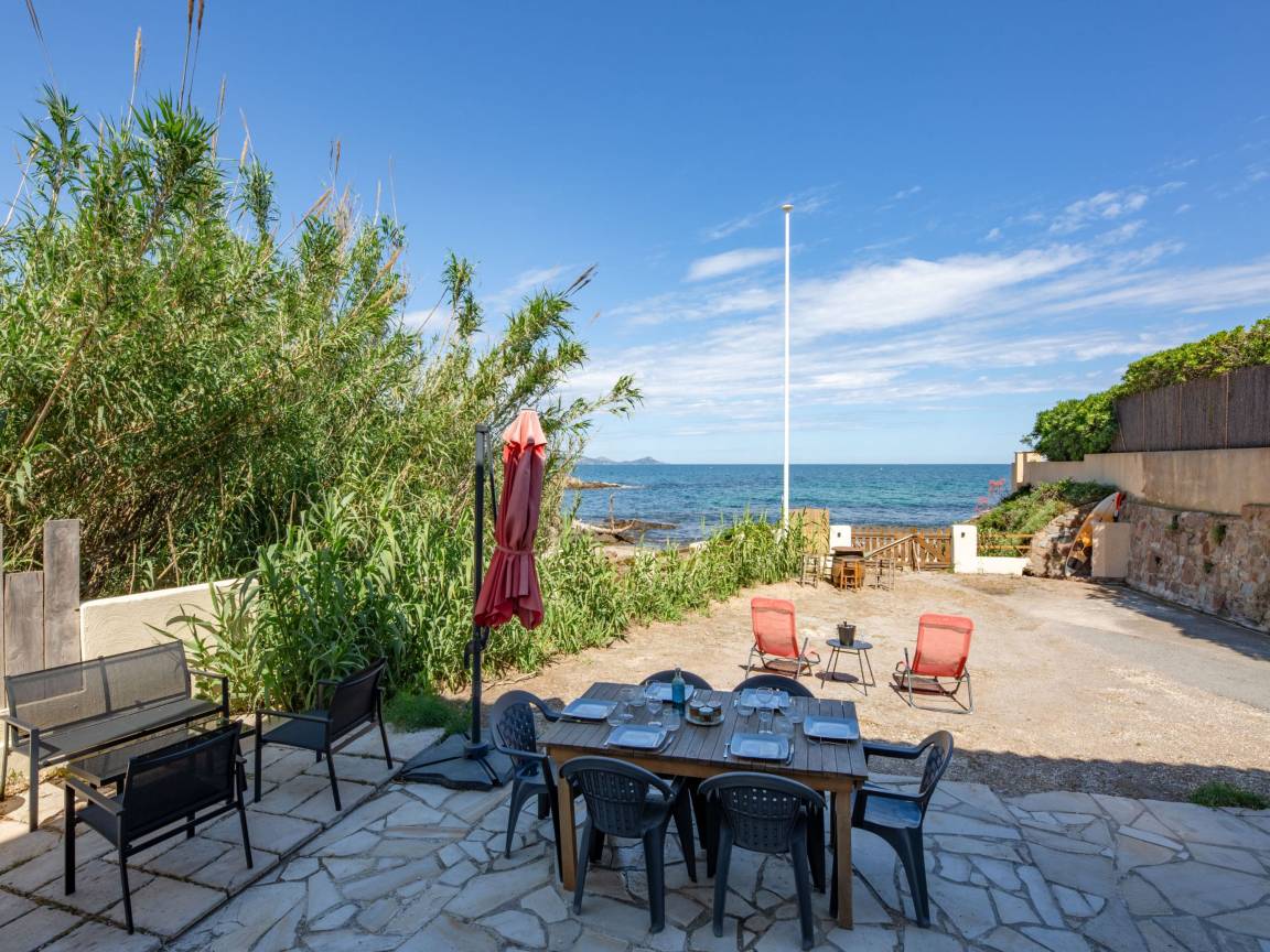 95 M² House ∙ 1 Bedroom ∙ 6 Guests - Fréjus