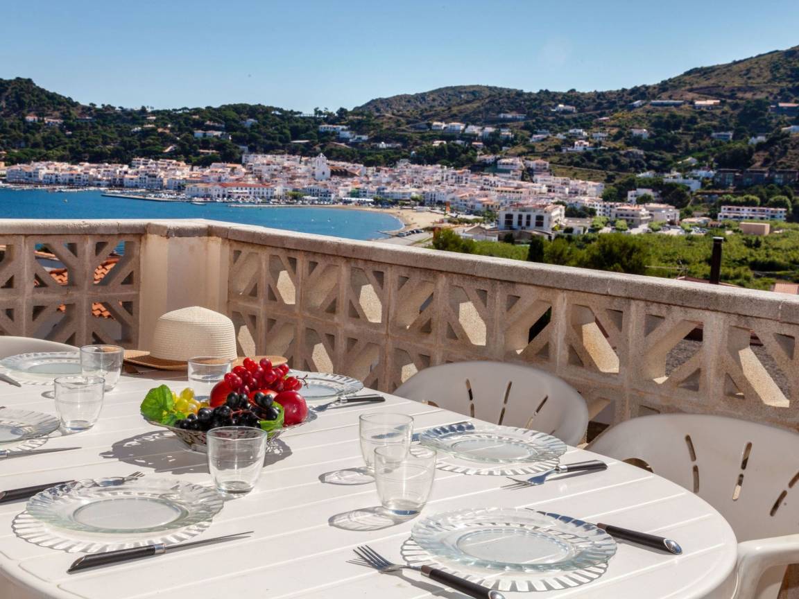 60 M² Apartment ∙ 2 Bedrooms ∙ 4 Guests - Cadaqués