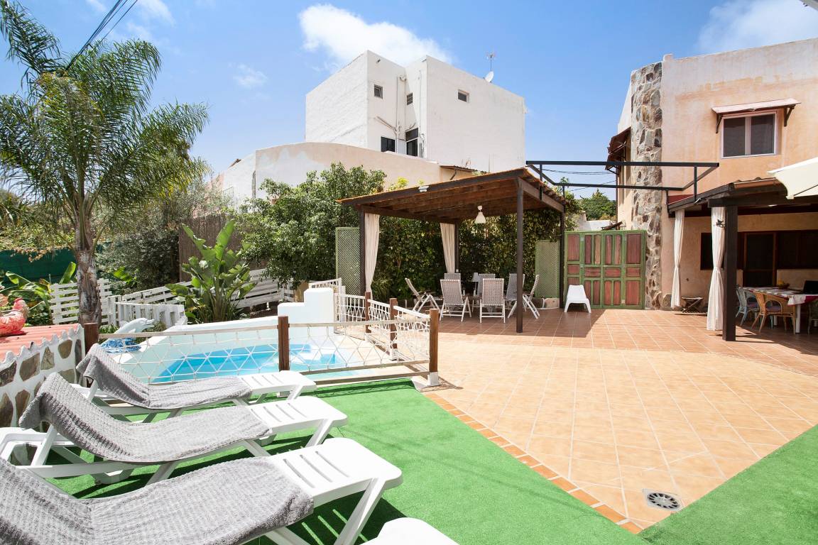 160 M² Villa ∙ 5 Habitaciones ∙ 14 Huéspedes - Gáldar