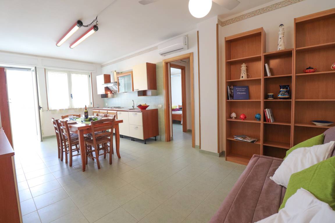90 M² Apartment ∙ 2 Bedrooms ∙ 6 Guests - Отранто