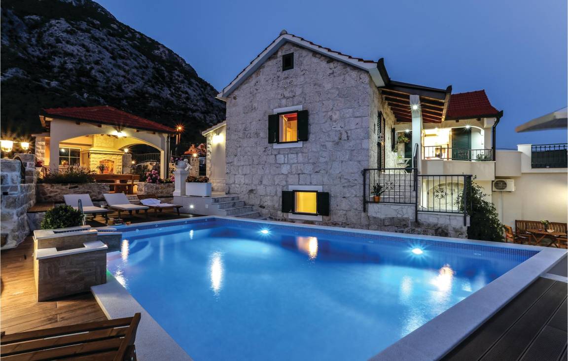 122 M² Huis ∙ 3 Slaapkamers ∙ 8 Gasten - Omiš