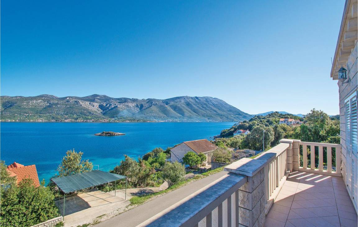 185 M² Apartment ∙ 4 Bedrooms ∙ 8 Guests - Korčula Island