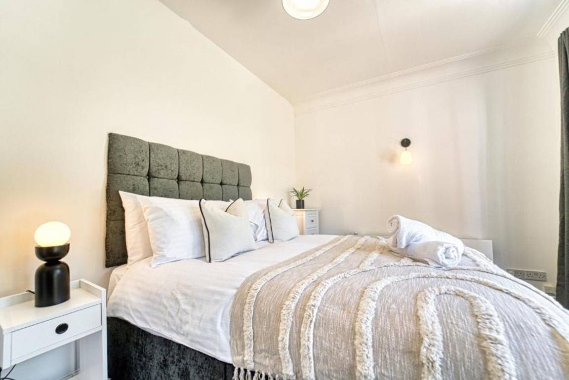 House ∙ 4 Bedrooms ∙ 8 Guests - Stourport-on-Severn