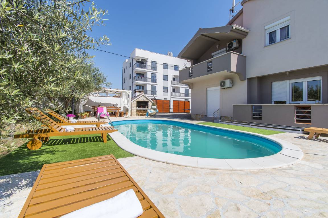 120 M² Ferienwohnung ∙ 3 Schlafzimmer ∙ 6 Gäste - Zadar