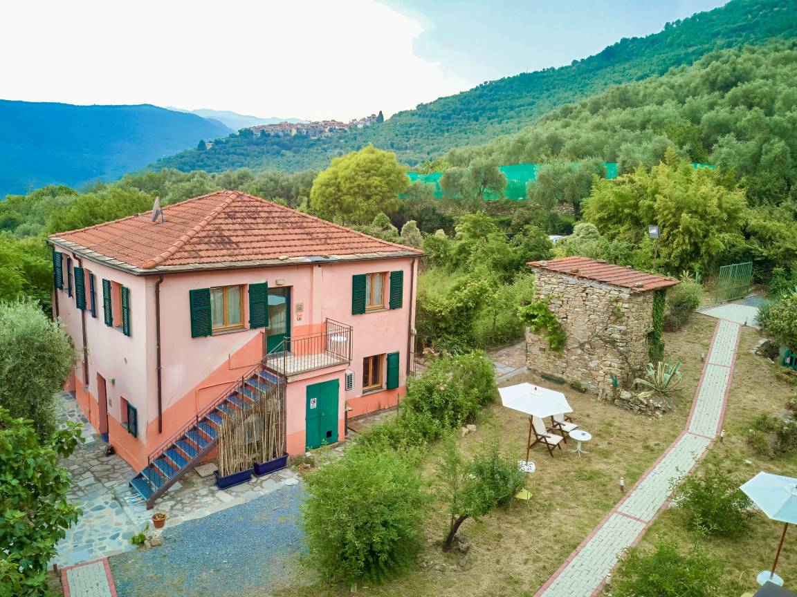 200 M² House ∙ 4 Bedrooms ∙ 16 Guests - Imperia