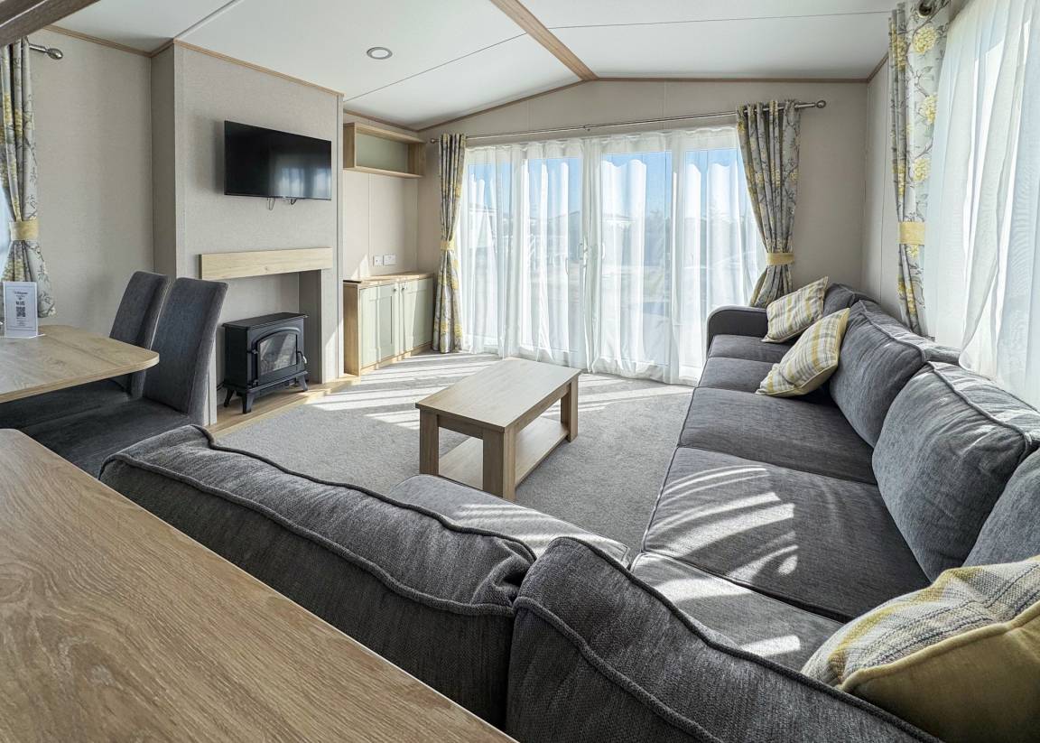 Caravan ∙ 3 Bedrooms ∙ 8 Guests - West Mersea