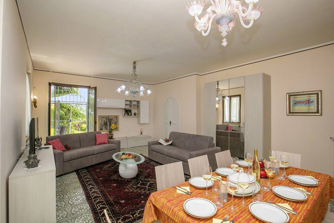 130 M² Villa ∙ 3 Bedrooms ∙ 8 Guests - Gardone Riviera