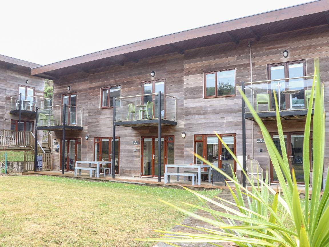 Cottage ∙ 4 Bedrooms ∙ 8 Guests - Cornwall