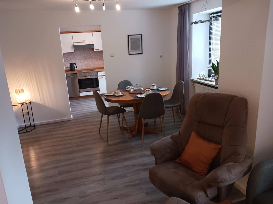 65 M² Ferienwohnung ∙ 1 Schlafzimmer ∙ 2 Gäste - Weiskirchen