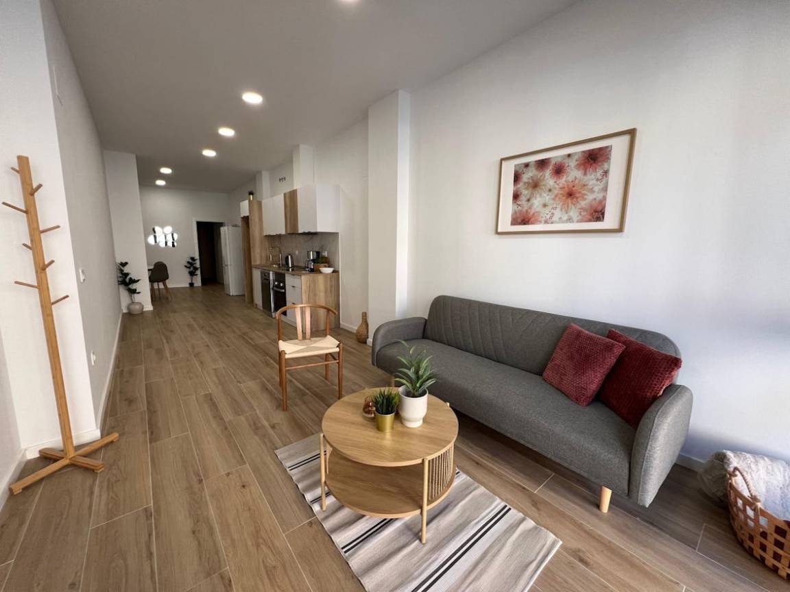79 M² Apartamento ∙ 2 Habitaciones ∙ 4 Huéspedes - Valencia