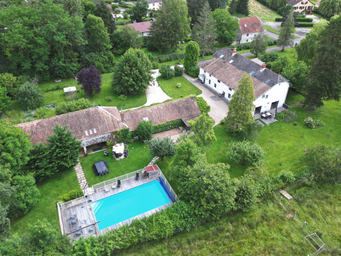 370 M² Cottage ∙ 8 Bedrooms ∙ 21 Guests - Alps