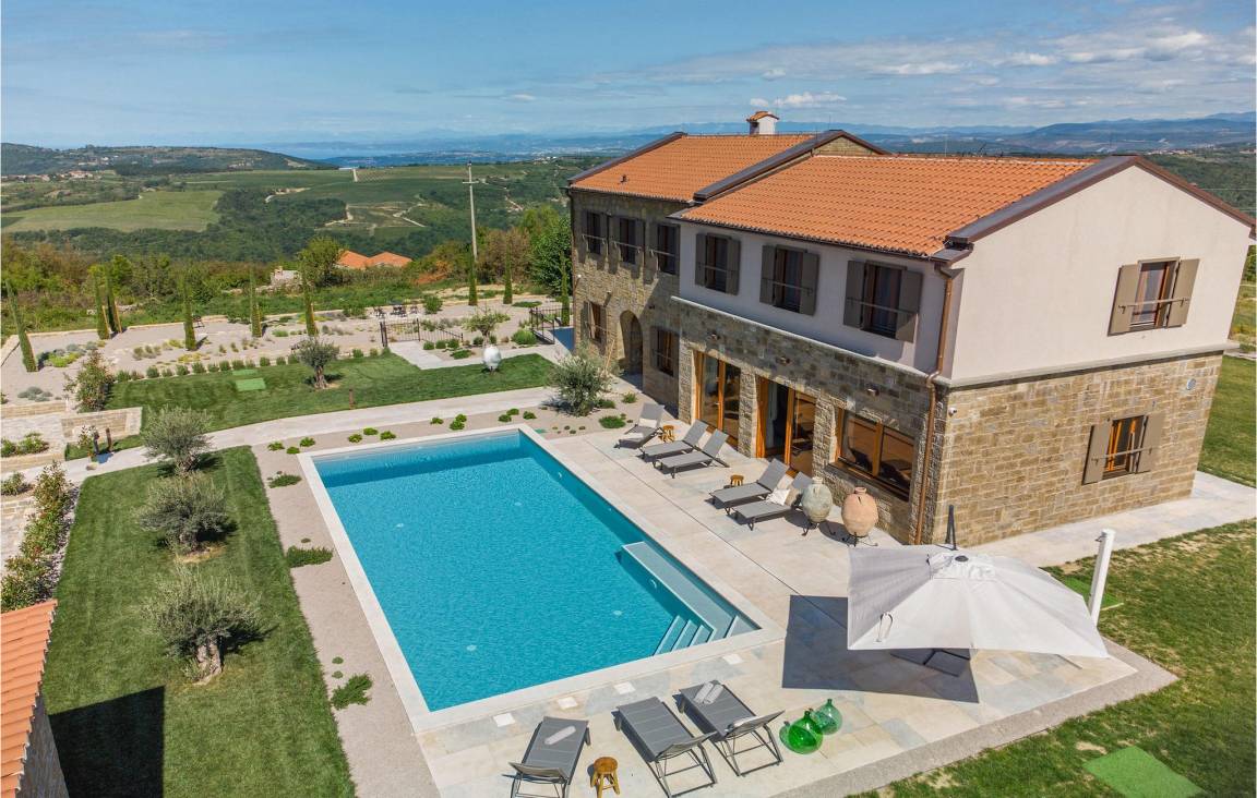 280 M² Maison De Vacances ∙ 5 Chambres ∙ 11 Personnes - Koper