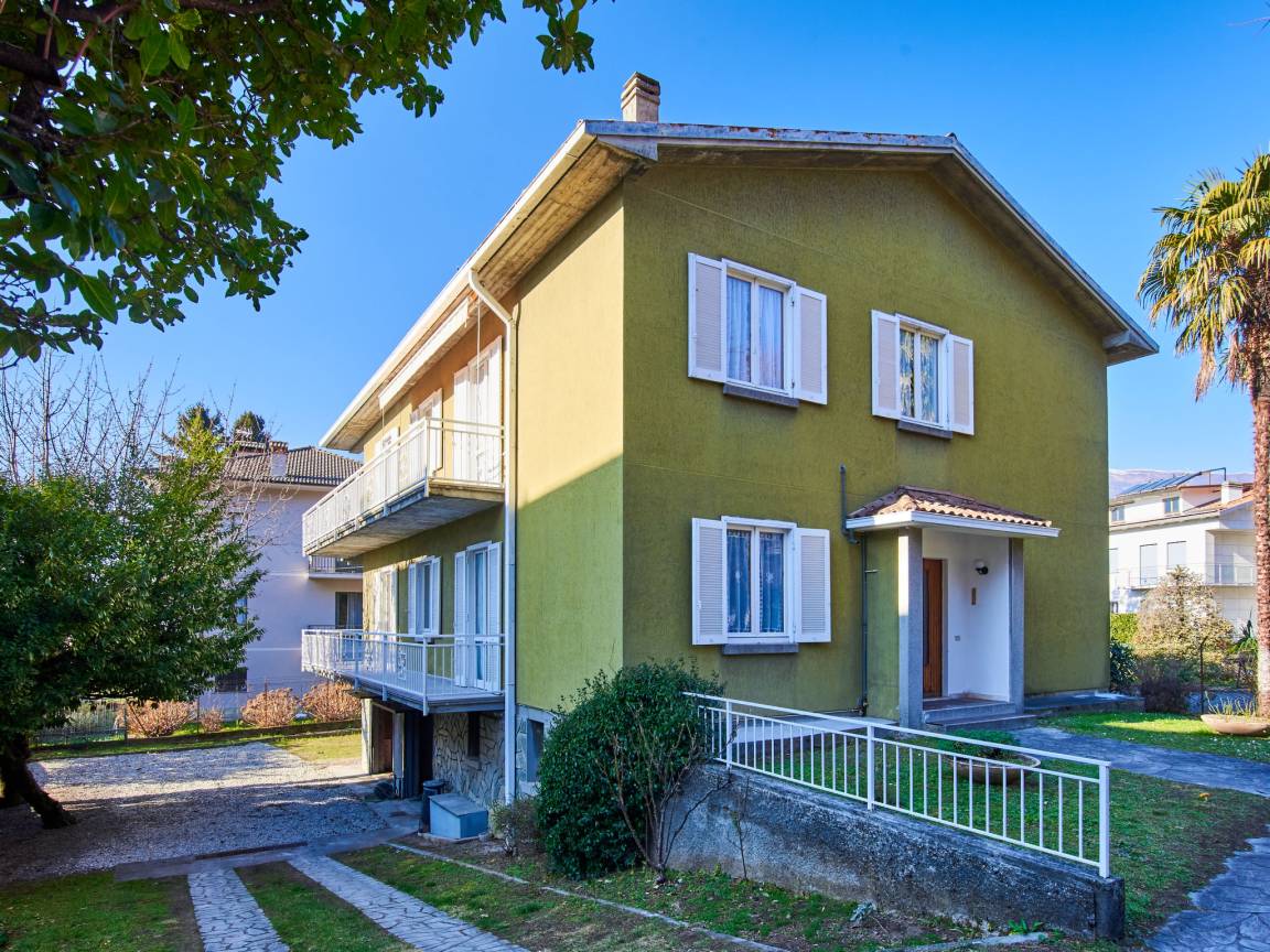 180 M² Appartement ∙ 3 Chambres ∙ 8 Personnes - Dervio
