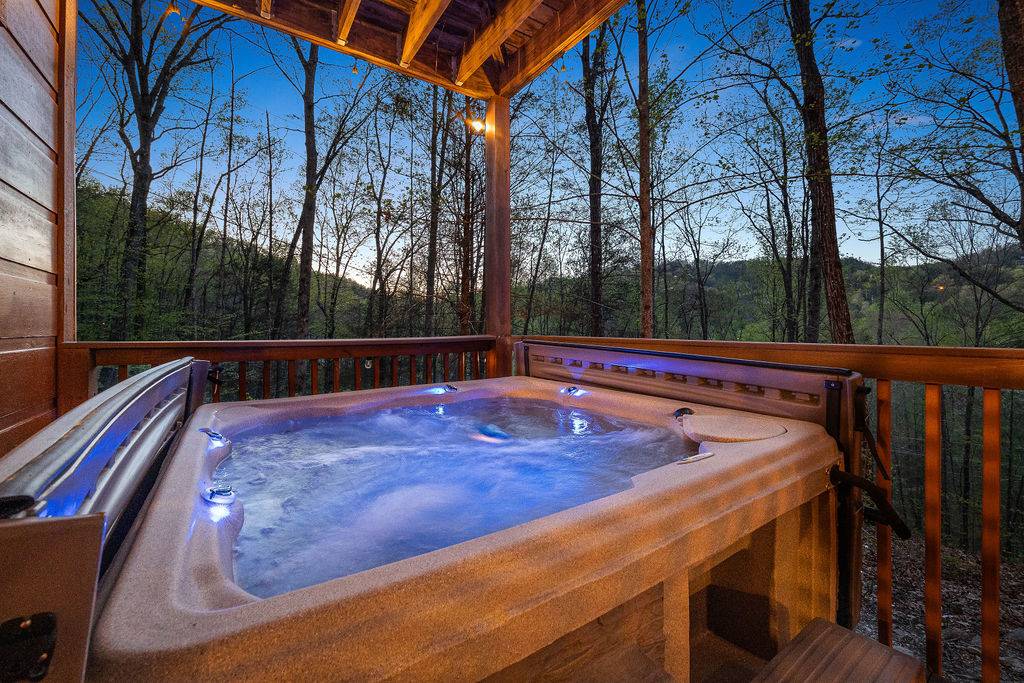 424 M² Cabin ∙ 8 Bedrooms ∙ 20 Guests - Townsend, TN