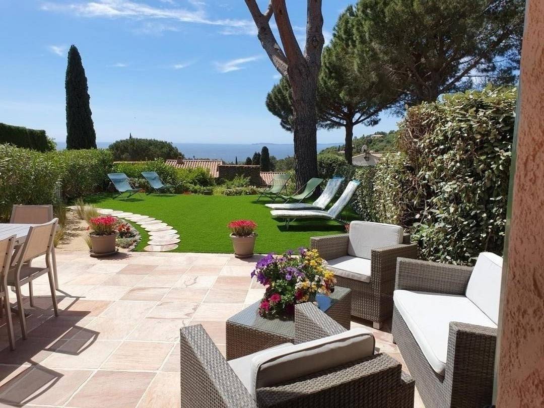 56 M² Mökki ∙ 2 Makuuhuonetta ∙ 4 Vierasta - La Croix-Valmer