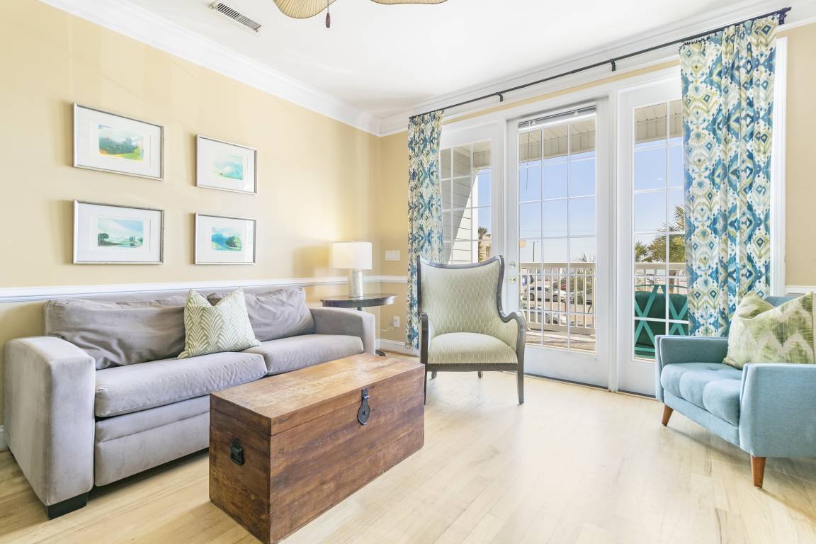 130 M² Condo ∙ 3 Bedrooms ∙ 7 Guests - Folly Beach, SC