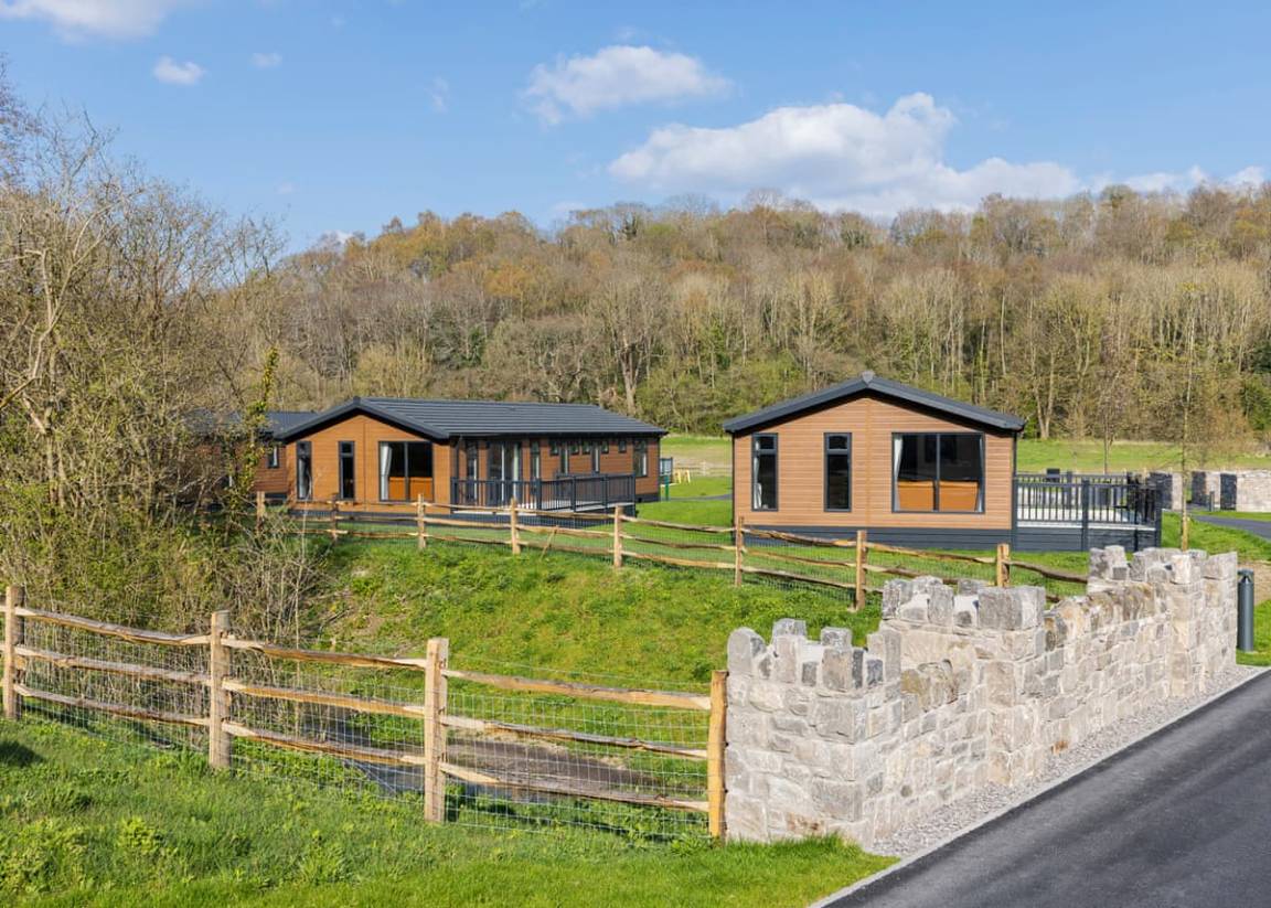 Chalet ∙ 4 Bedrooms ∙ 8 Guests - North Wales