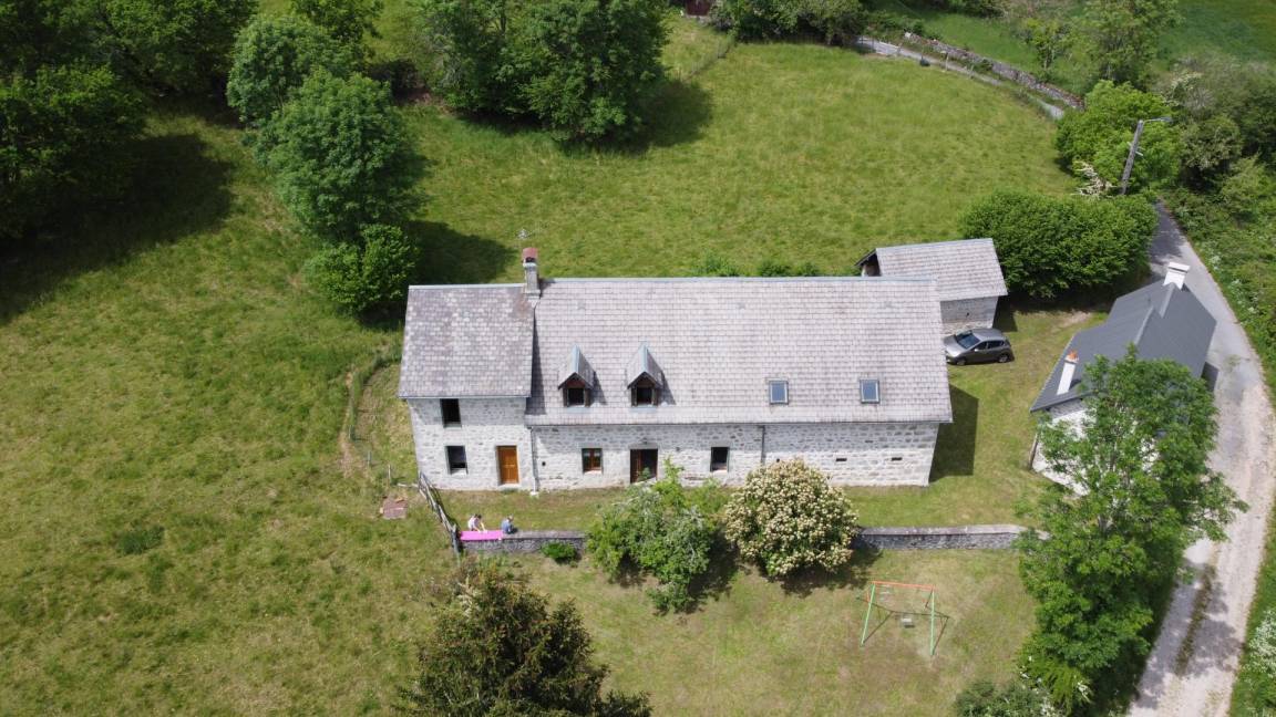 140 M² Gîte ∙ 4 Schlafzimmer ∙ 6 Gäste - Ussel