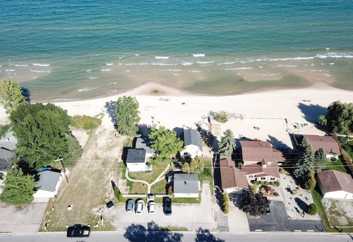 84 M² House ∙ 2 Bedrooms ∙ 5 Guests - Oscoda, MI