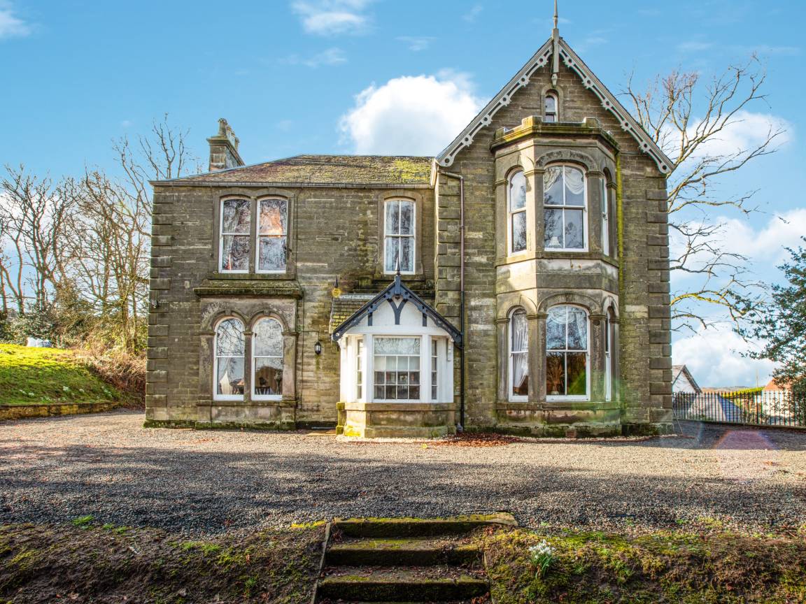 Cottage ∙ 7 Bedrooms ∙ 13 Guests - Falkland Palace & Garden