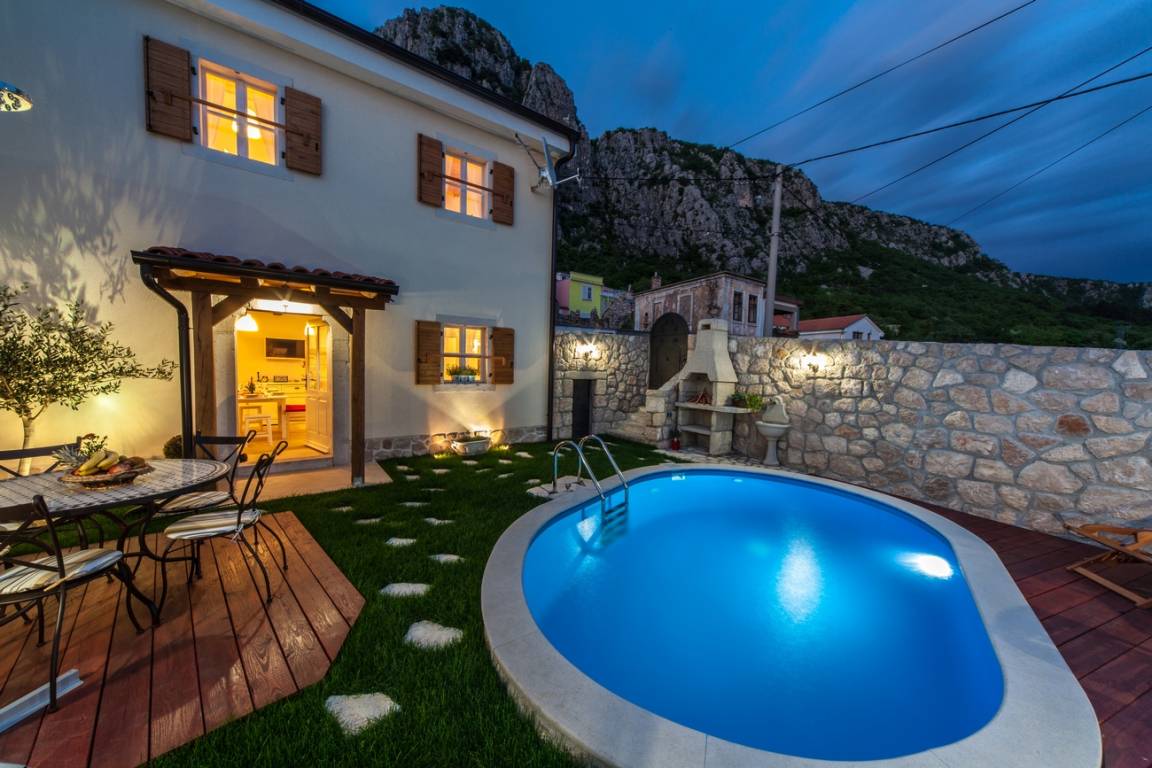 69 M² House ∙ 2 Bedrooms ∙ 4 Guests - Crikvenica