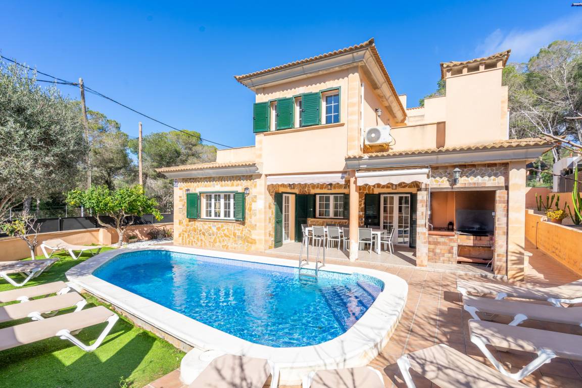 200 M² Villa ∙ 6 Habitaciones ∙ 12 Huéspedes - El Arenal