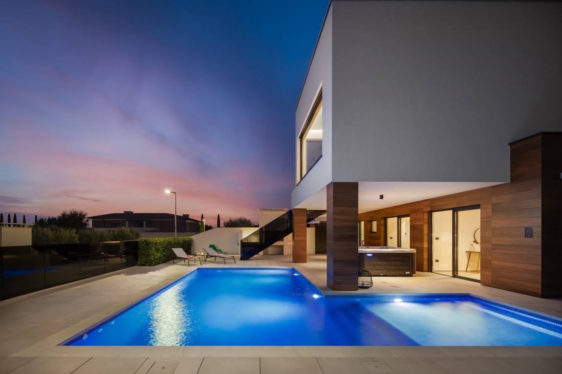 400 M² Villa ∙ 6 Bedrooms ∙ 13 Guests - Rovinj