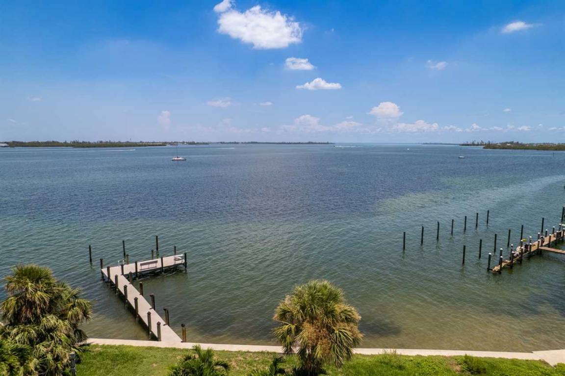 Condo ∙ 2 Bedrooms ∙ 6 Guests - Coquina Beach, FL