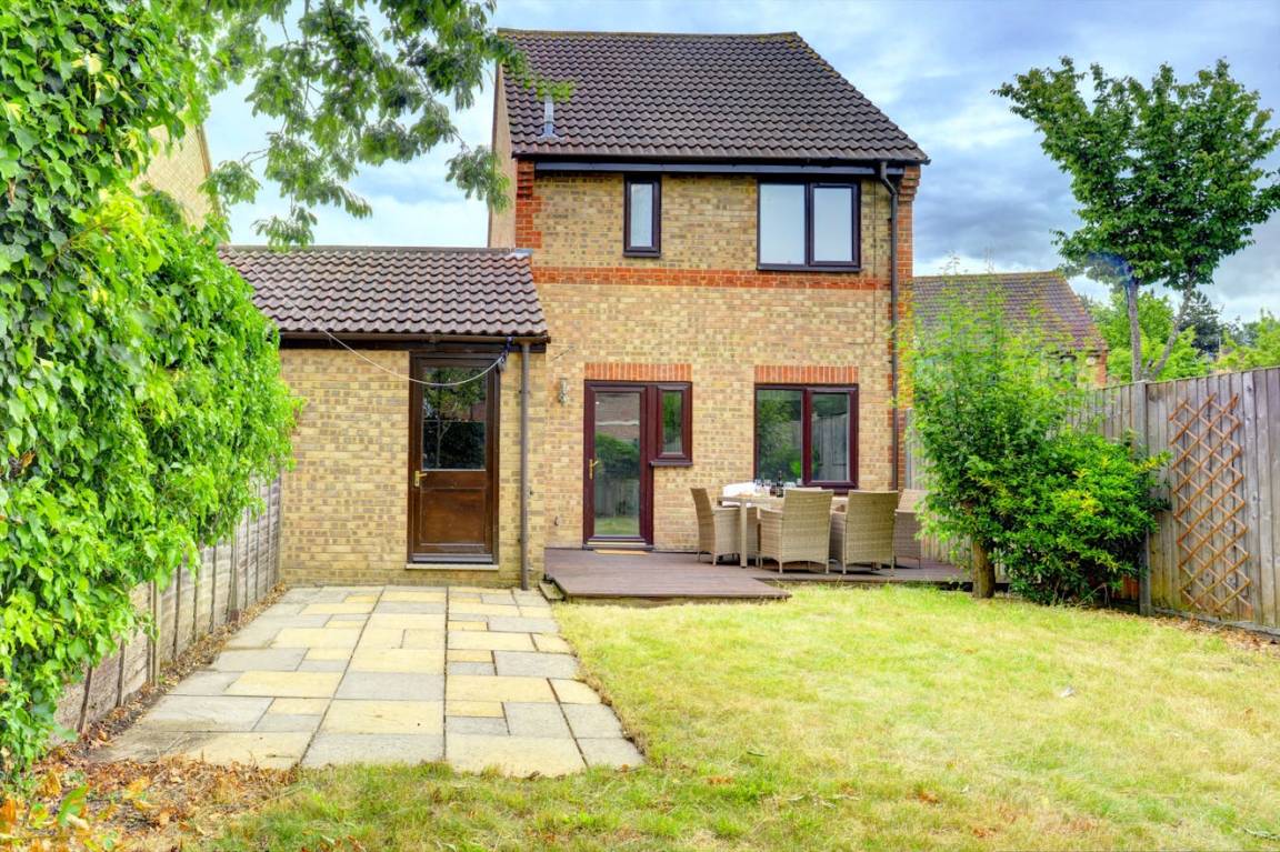 150 M² House ∙ 3 Bedrooms ∙ 1 Guest - Milton Keynes