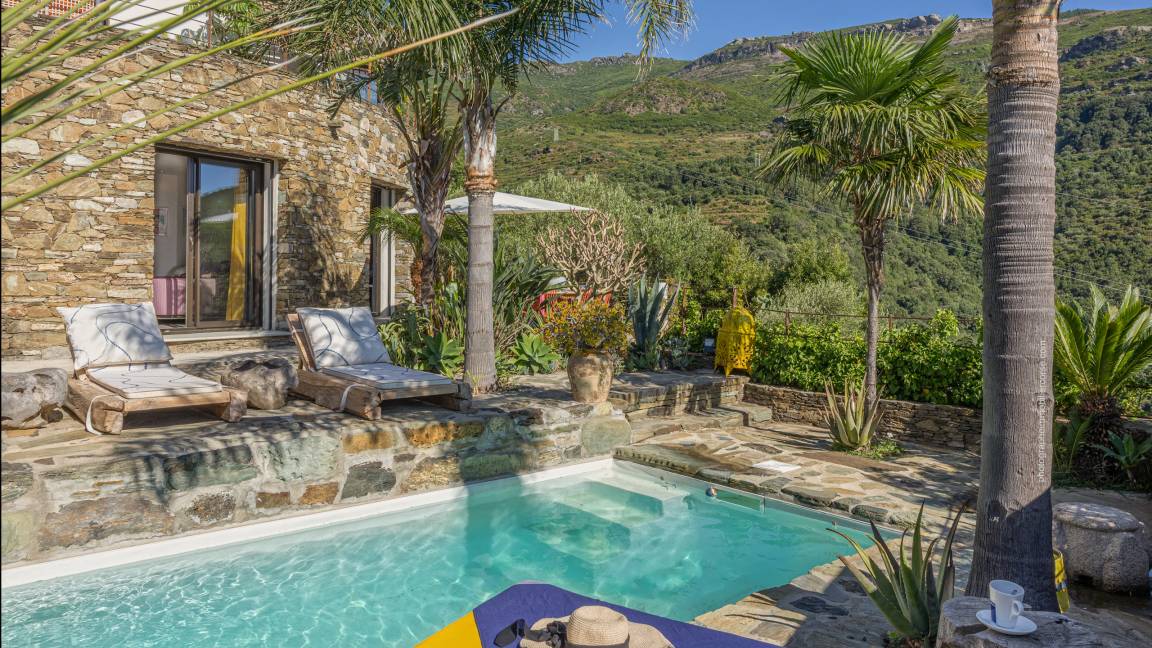 200 M² Villa ∙ 4 Bedrooms ∙ 8 Guests - Bastia
