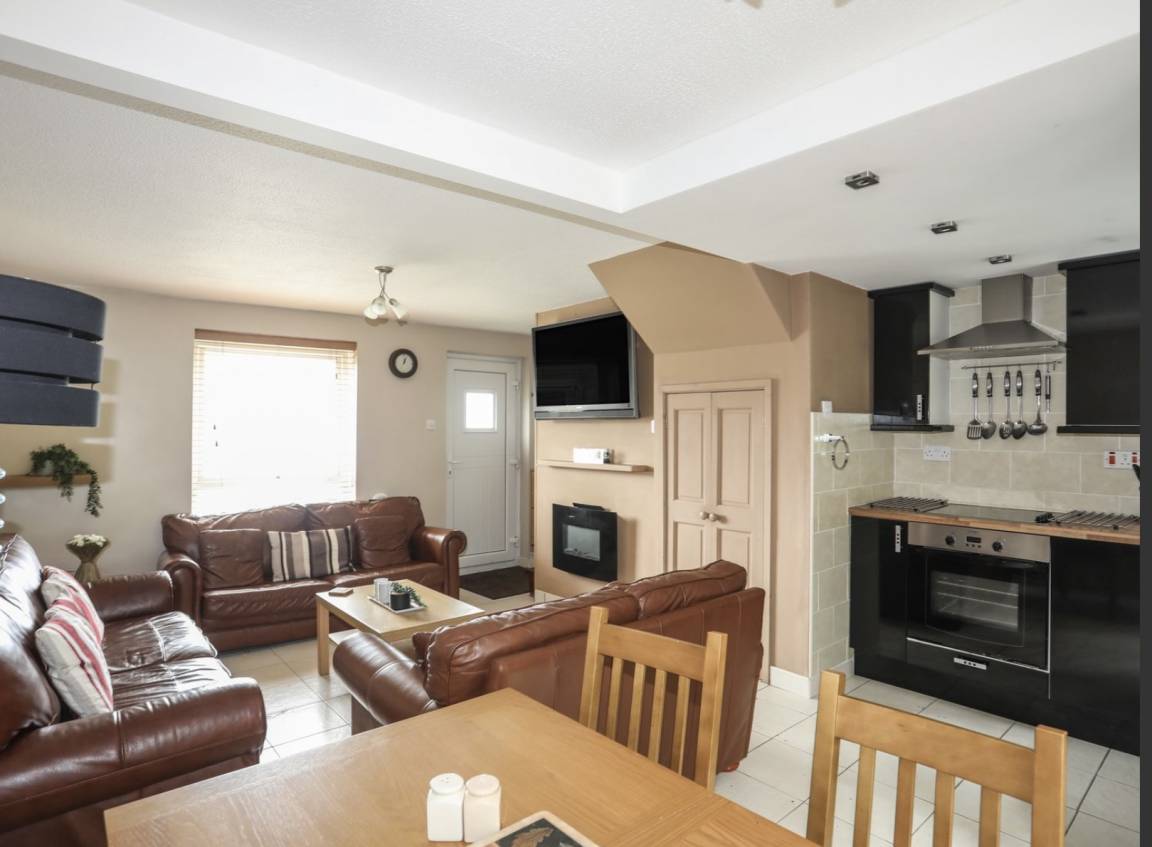 75 M² Cottage ∙ 2 Bedrooms ∙ 5 Guests - Caernarfon