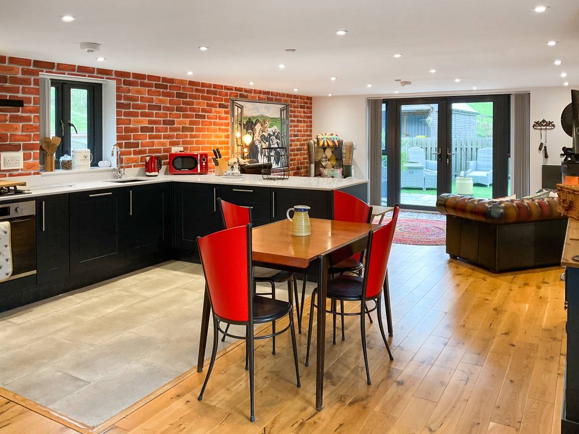 Cottage ∙ 2 Bedrooms ∙ 4 Guests - Llandeilo