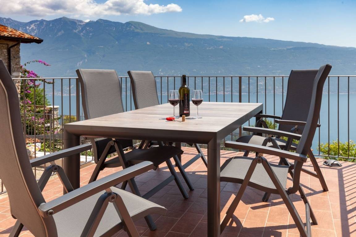 80 M² Ferienhaus ∙ 2 Schlafzimmer ∙ 6 Gäste - Limone sul Garda