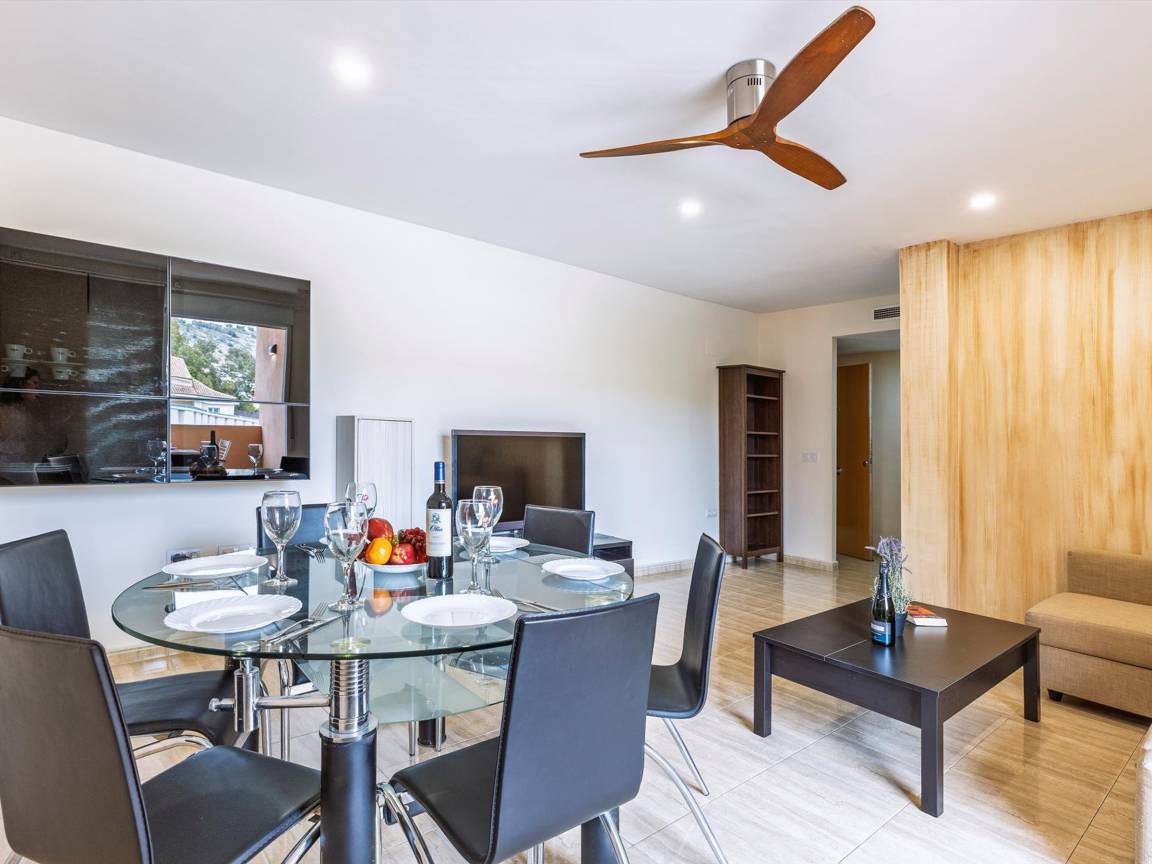 100 M² Apartamento ∙ 4 Habitaciones ∙ 6 Huéspedes - Denia