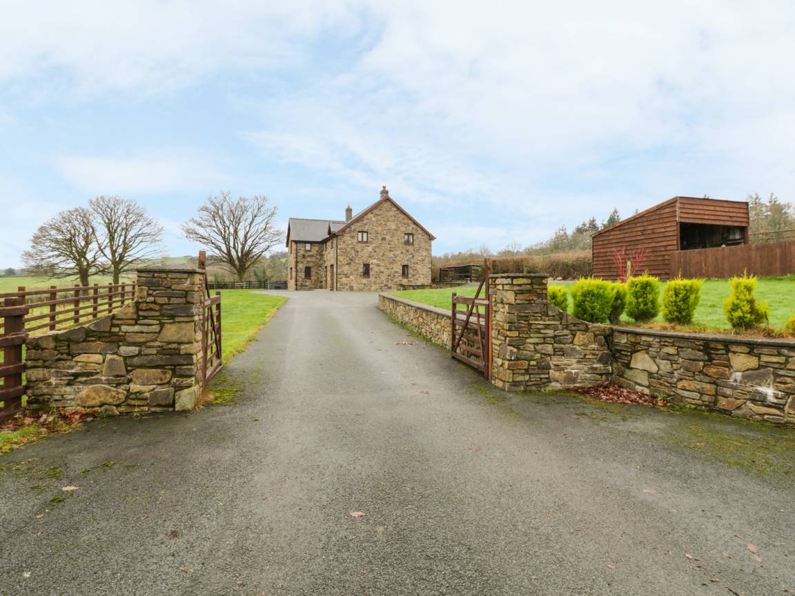 Casa Rural ∙ 4 Habitaciones ∙ 9 Huéspedes - Llanidloes