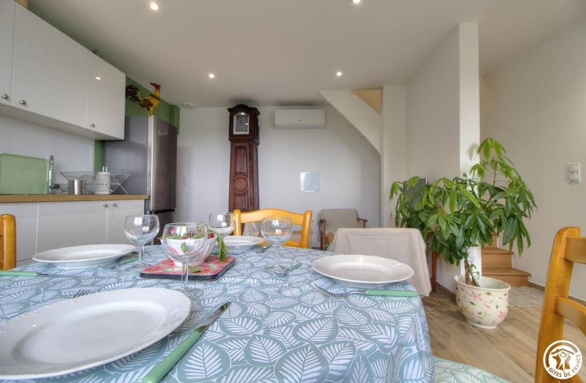 56 M² Gîte ∙ 2 Chambres ∙ 4 Personnes - Ain